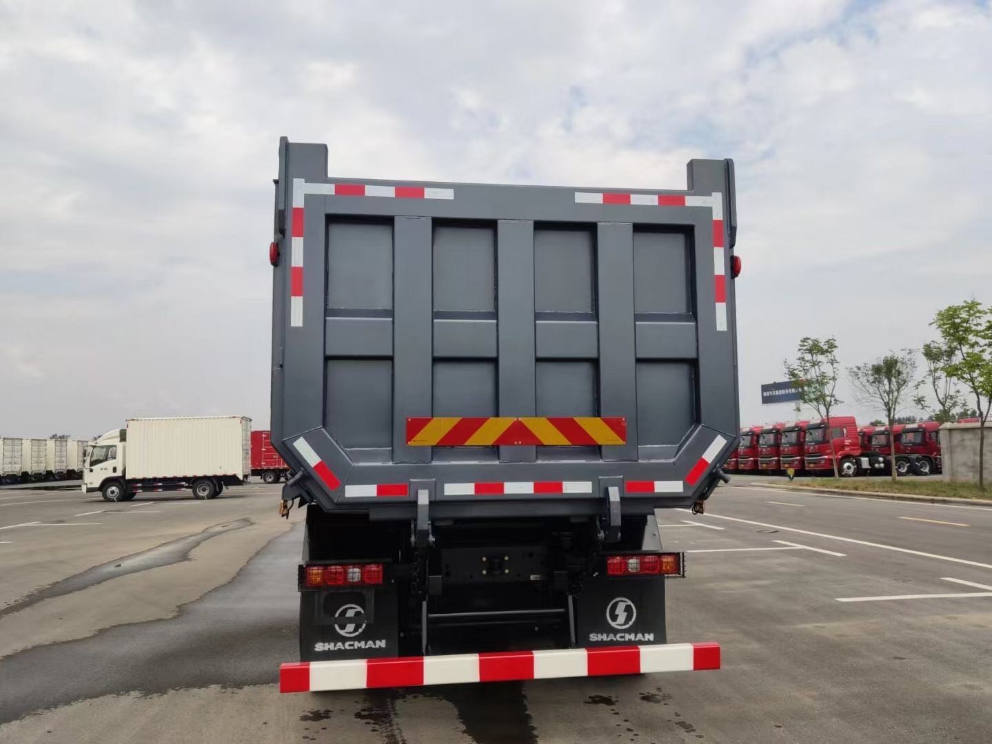 50ton SHACMAN X3000 Dump Truck 8x4 380Hp EuroV 10 Wheel Tipper Truck