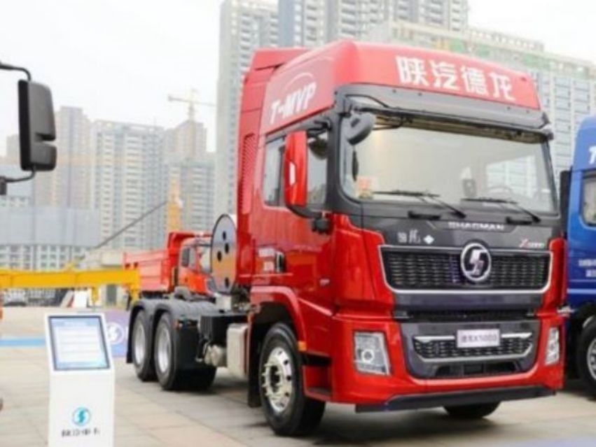 6x4 X5000 Truck Tractor Head 480HP EuroV Red SHACMAN Tractor