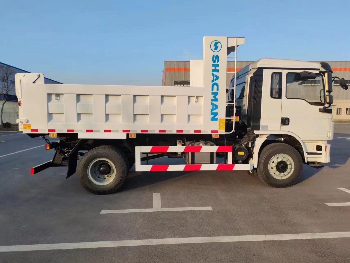 SHACMAN 4X2 Light Dump Truck L3000 335hp CUMMINS Light Truck Dump ...