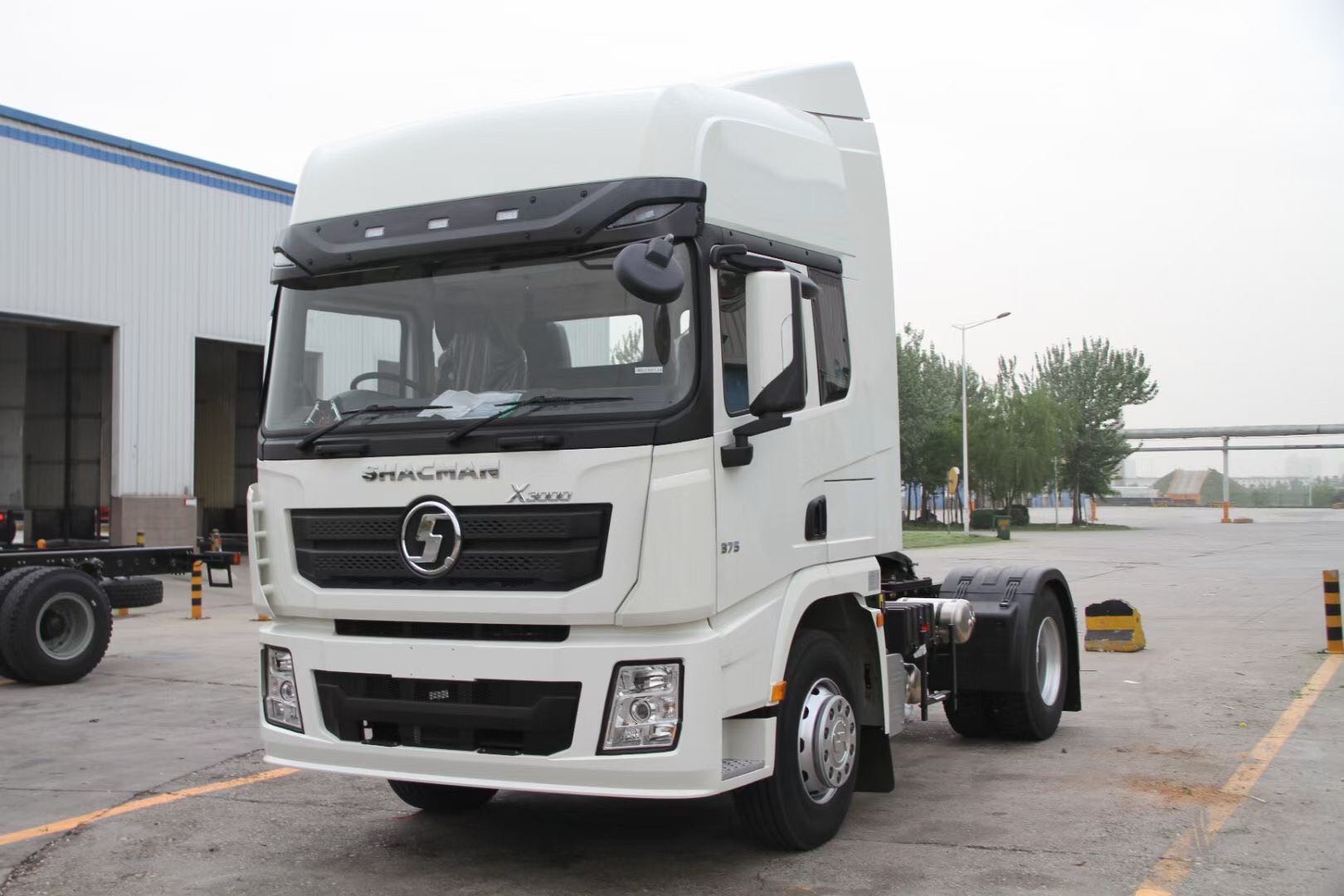 SHACMAN X3000 Tractor Truck 430HP 4x2 EuroII White Tractor Head