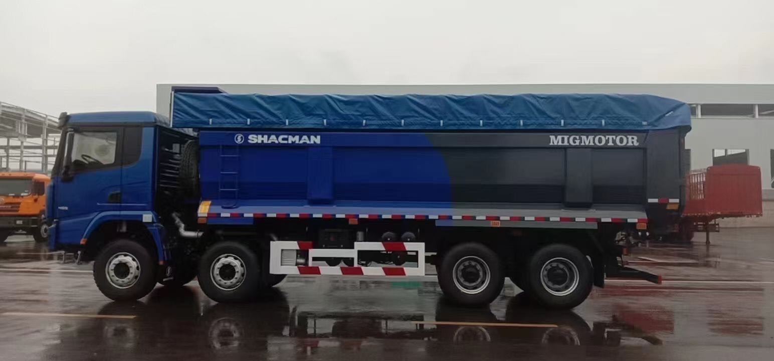 EuroV White Automatic Heavy Tipper Dump Truck 8x4 40HP SHACMAN