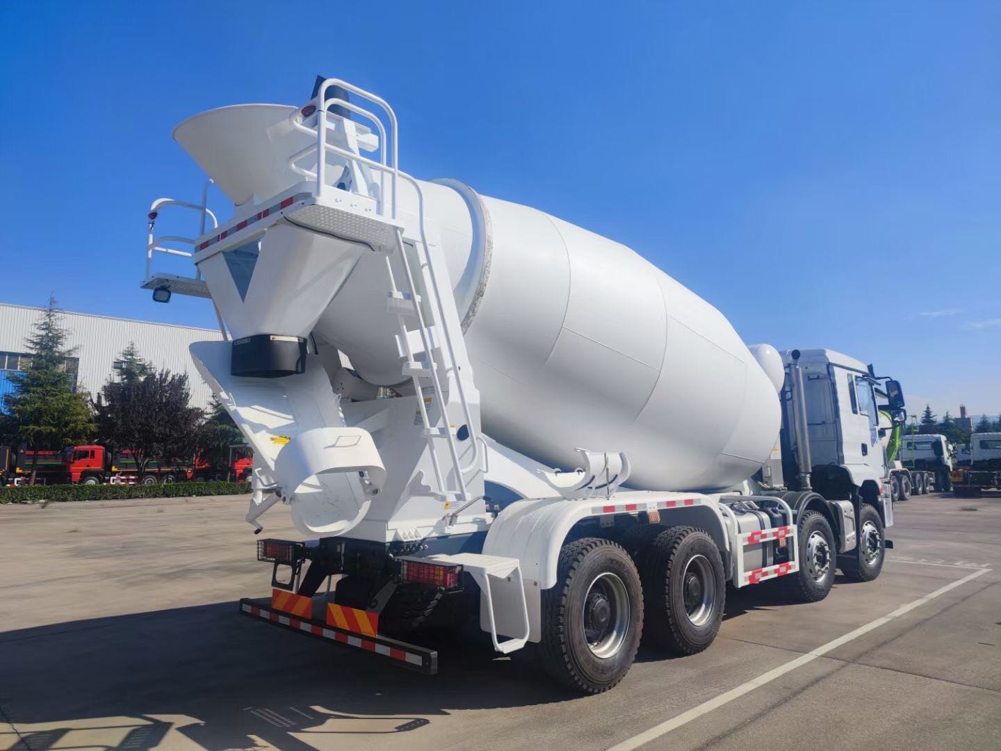 8x4 Concrete Conveyor Truck SHACMAN H3000 Concrete Transit Mixer 375HP ...