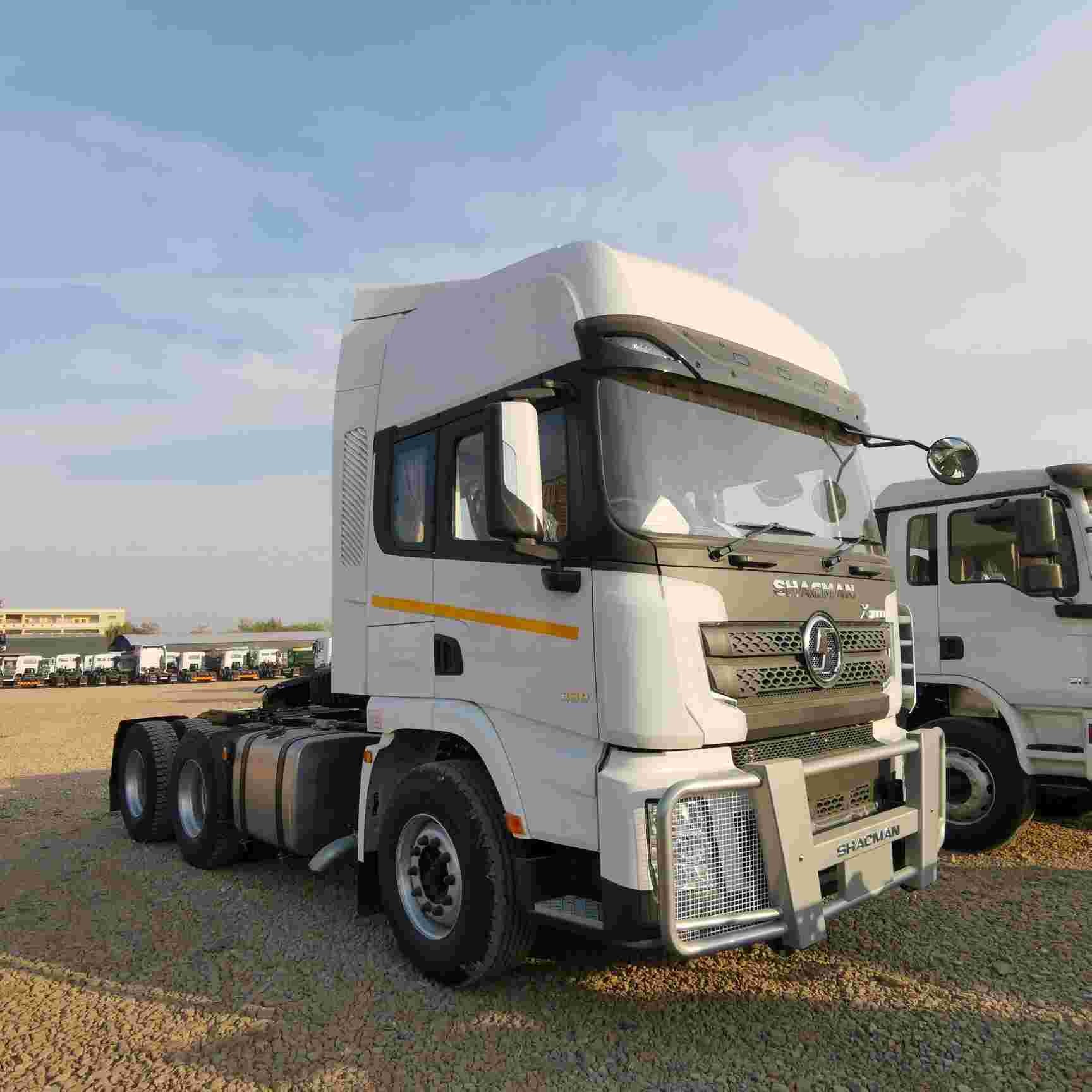 SHACMAN X3000 6x4 Tractor Truck EuroV 480HP White Truck Tractor Head