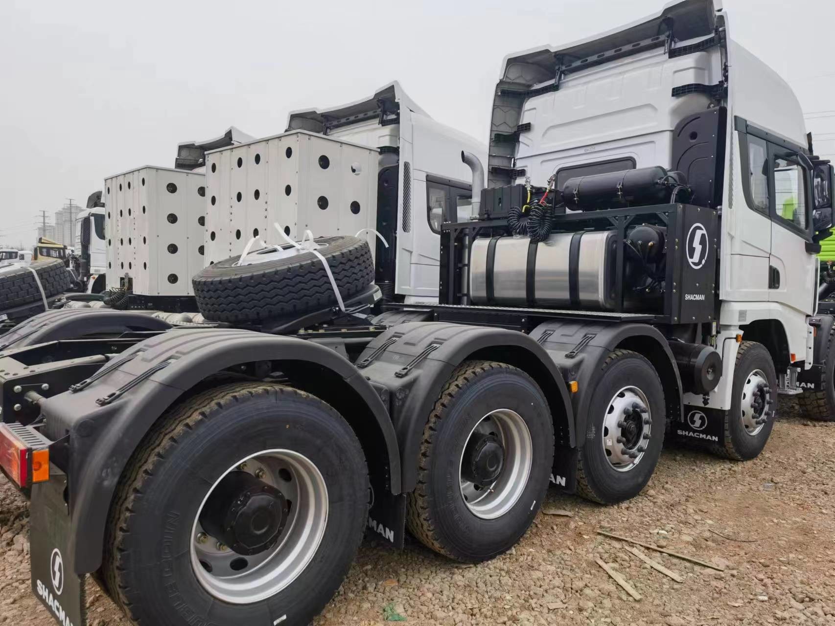 SHACMAN X3000 6x4 Tractor Truck 10 Wheel Diesel Engine 430HP