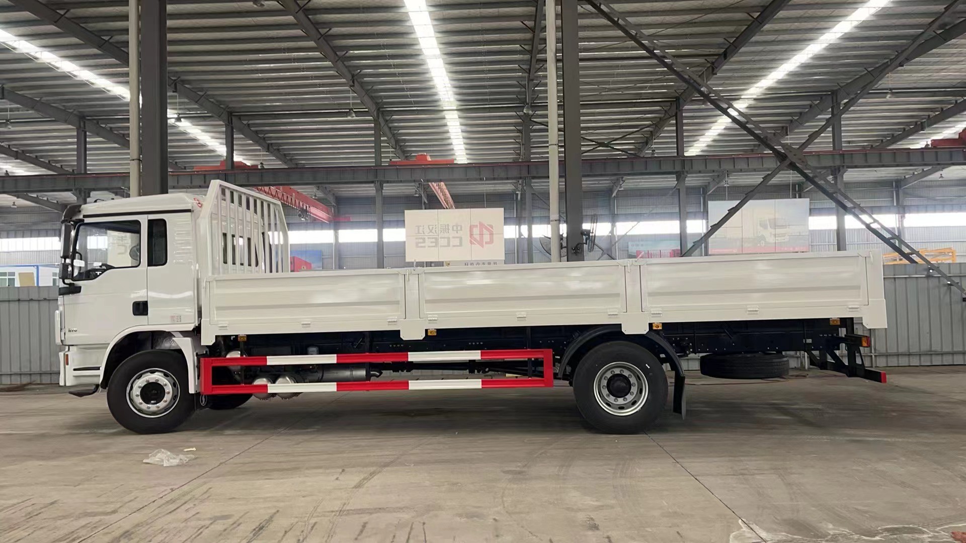 SHACMAN L3000 4X2 10 Tons Loading Capacity Cargo Truck 240HP Lorry ...