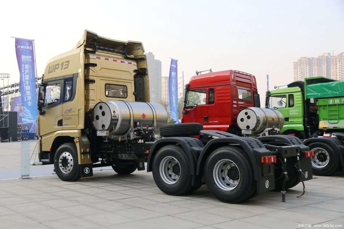 SHACMAN X3000 6x4 Tractor Truck EuroV 480HP White Truck Tractor Head