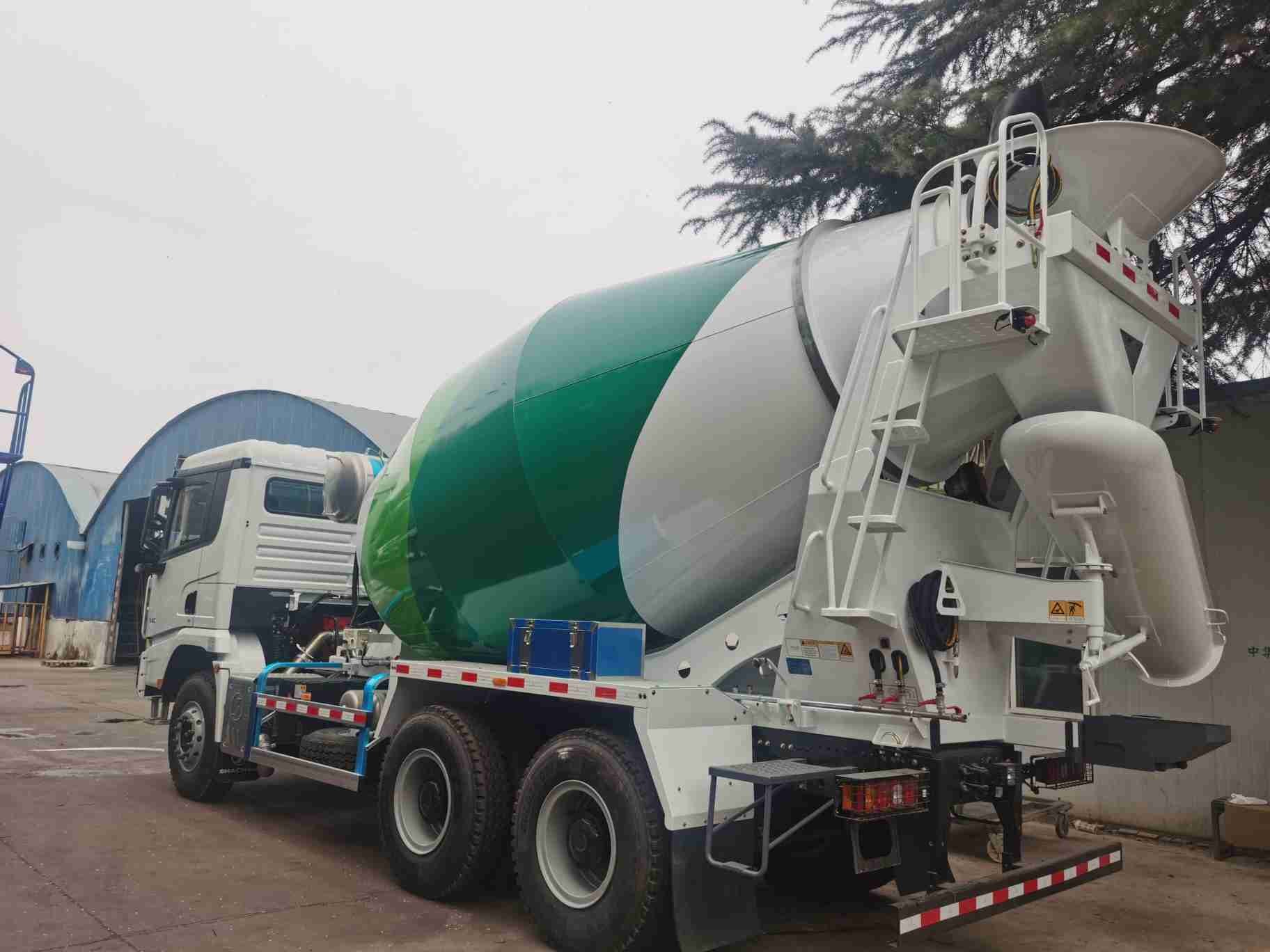 X3000 Concrete Transport Truck 8x4 375hp Shacman Mixer EuroV White