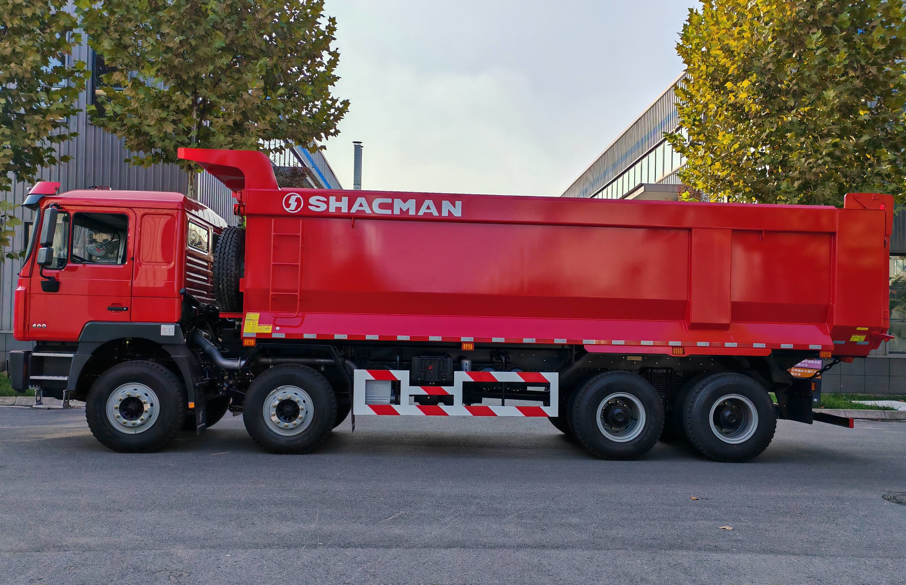 SHACMAN F3000 8X4 Dump Truck U-shaped cargo box 30T WEICHAI Engine 400HP