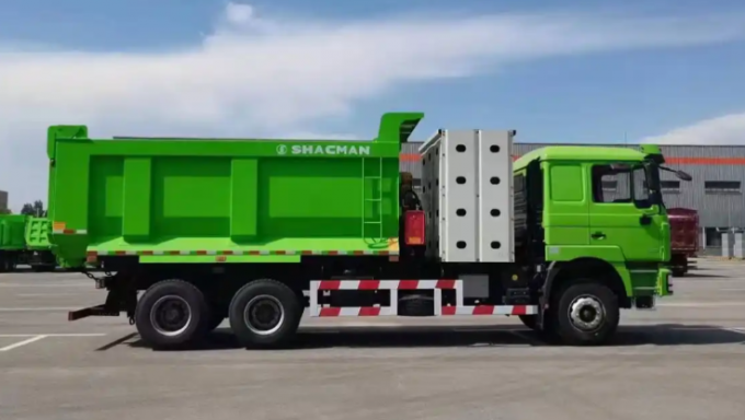 SHACMAN CNG Dump Truck F3000 6x4 with 8×150L CNG Tank